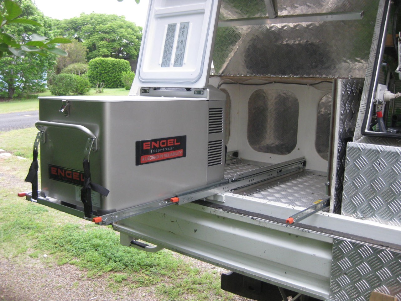1000MM 125KG LOCKING DRAWER SLIDE FRIDGE RUNNER 4WD, 4X4, TRAILERS ... 1000MM 125KG LOCKING DRAWER SLIDE FRIDGE RUNNER 4WD, 4X4, TRAILERS ...