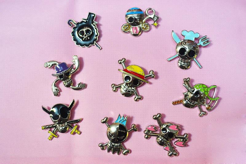 One Piece Badge Set 9pcs Anime Metal Pins Badges Buttons Men Women