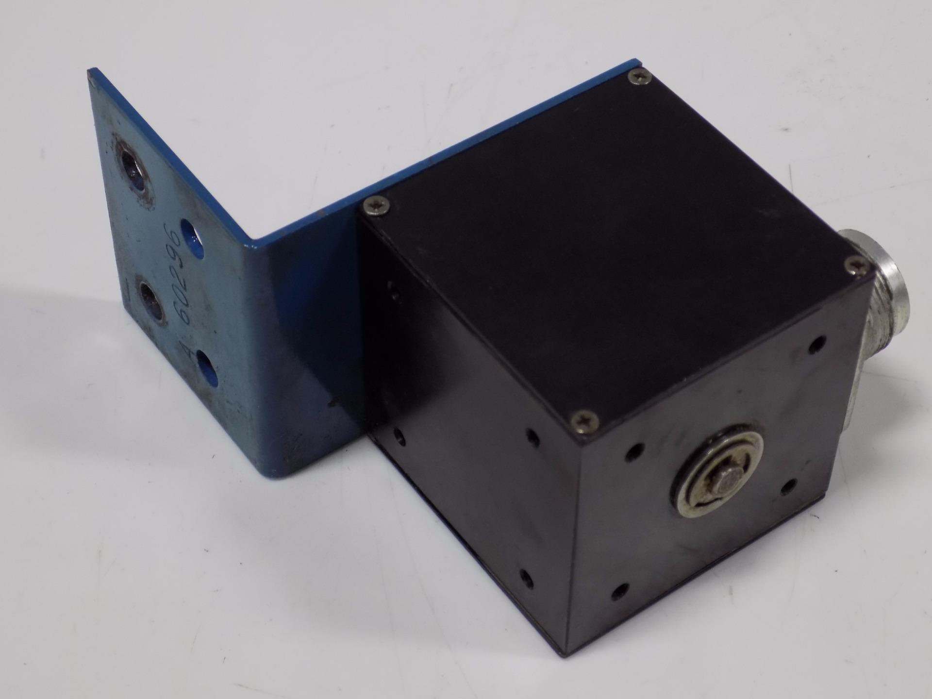 ACCU CODER Incremental Shaft ENCODER 711 0 W PLATE A60296 EBay