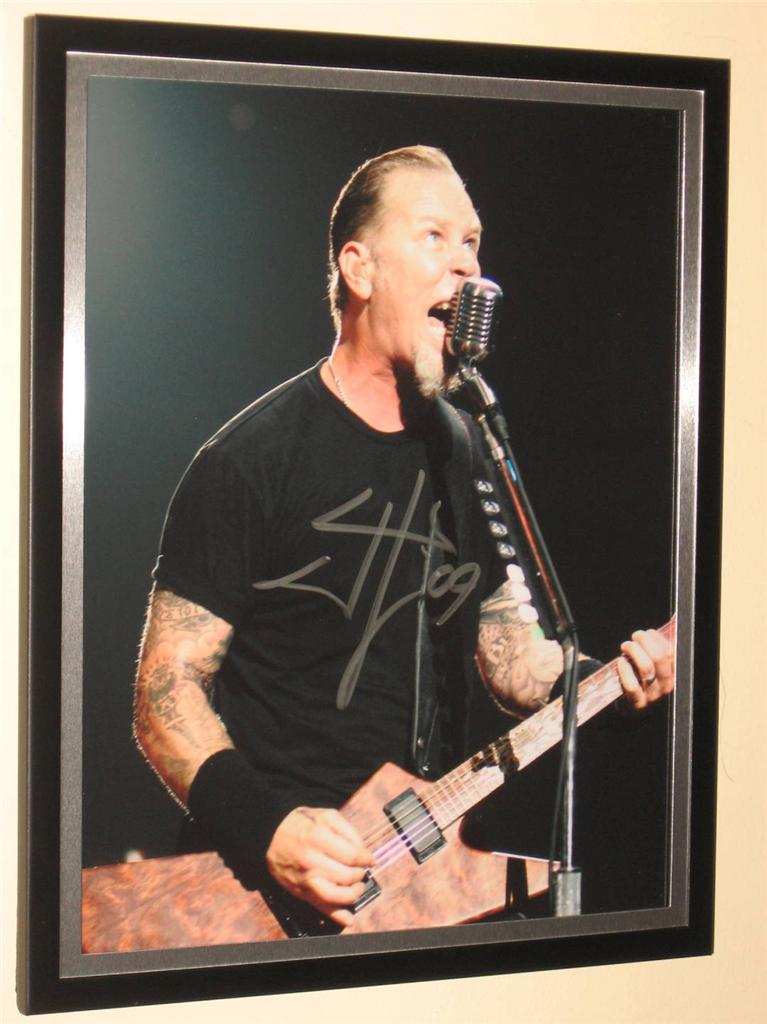 METALLICA - SIGNED & FRAMED 8 x 10 "JAMES HETFIELD" PHOTO