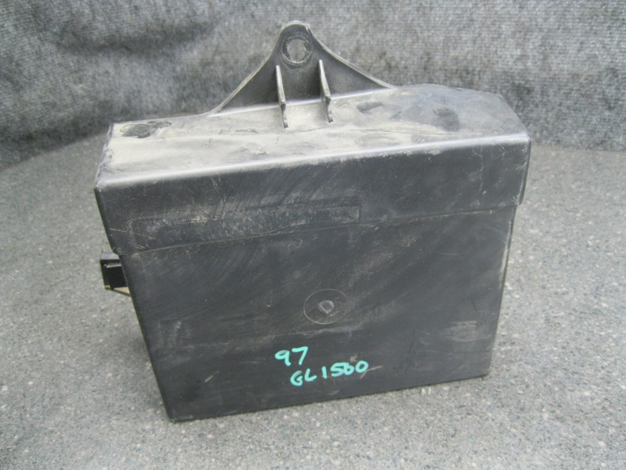 97 Honda Goldwing GL 1500 GL1500 SE Battery Box Tray 83L | eBay