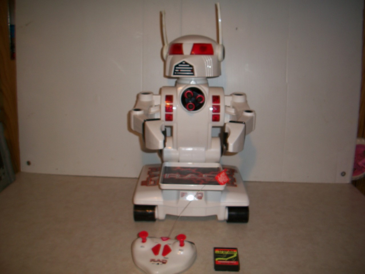 Rad Remote Control Robot , Robotic Assistance Devices – FYNSR