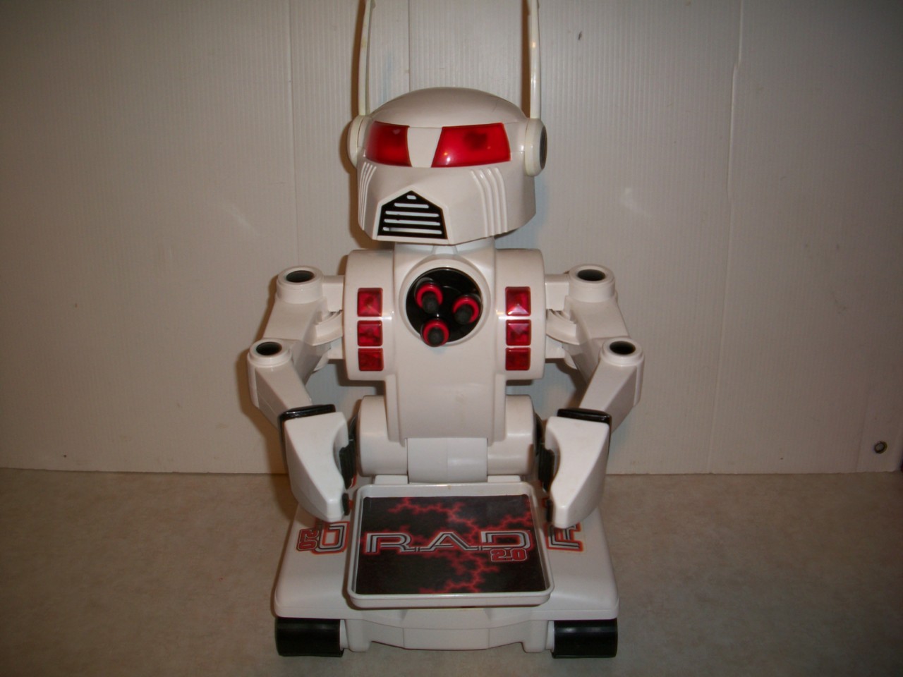 RAD 2.0 ROBOT REMOTE CONTROL TOYMAX 1999 SHOOTS SOUND EXCELLENT ...
