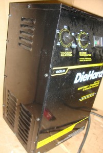 DieHard Gold Wheeled Battery Charger with Timer Control & Engine ...