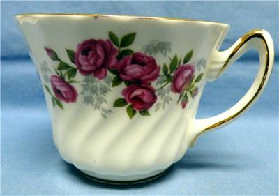 STAFFORDSHIRE ROYAL SUTHERLAND PATTERN TEACUP&SAUCER FINE BONE CHINA ...