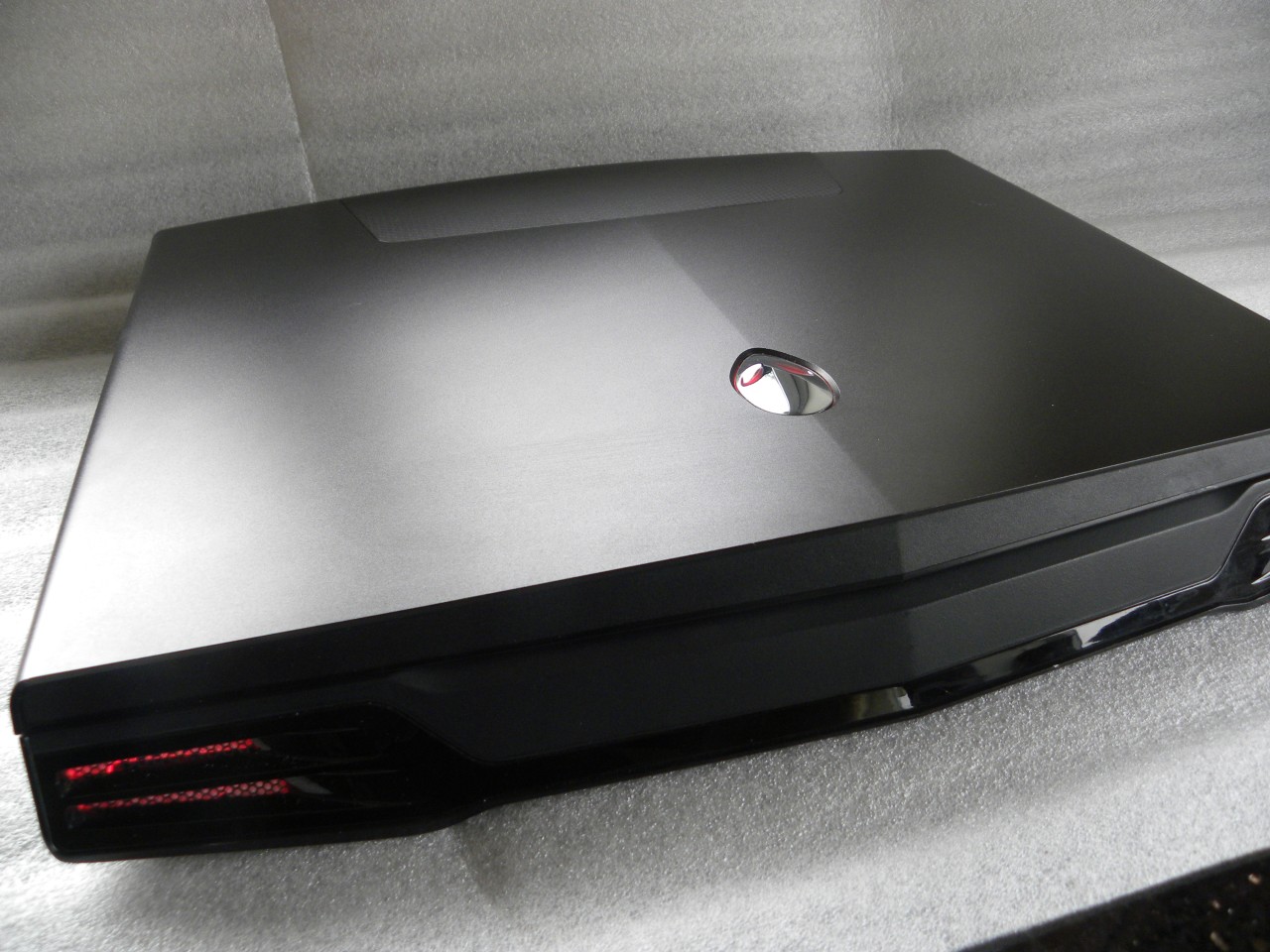 外星人m17轻薄款,老款外星人m17r4,外星人m17和51m_大山谷图库