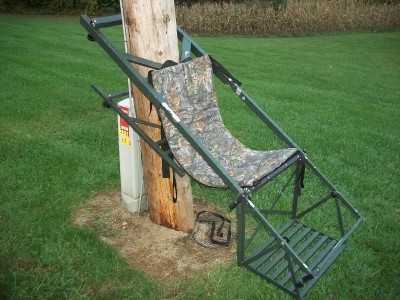 Tree Lounge Climbing Tree Stand Climber w/ Bowhunter Stand ...