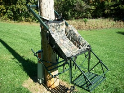 Tree Lounge Climbing Tree Stand Climber w/ Bowhunter Stand Wheels ...
