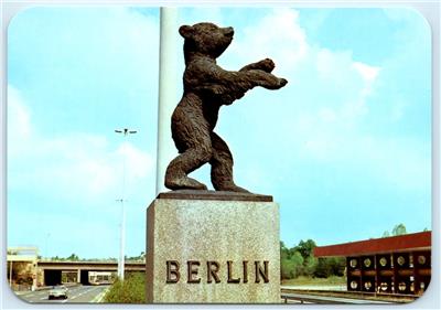 berlin bear statue