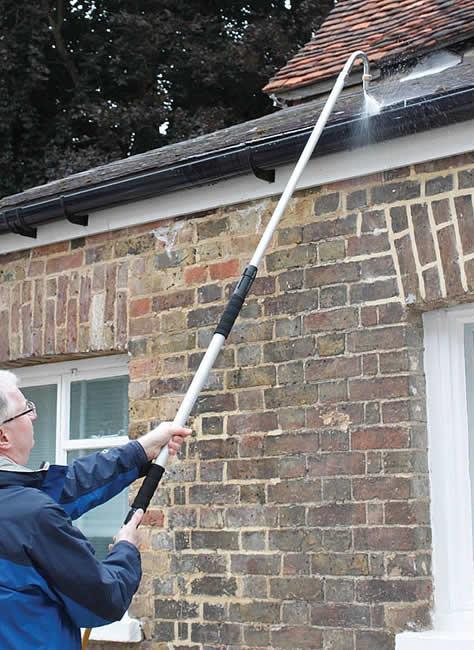 TELESCOPIC GUTTER CLEANER EXTENDING WATER FED HOUSEHOLD GUTTERING ...