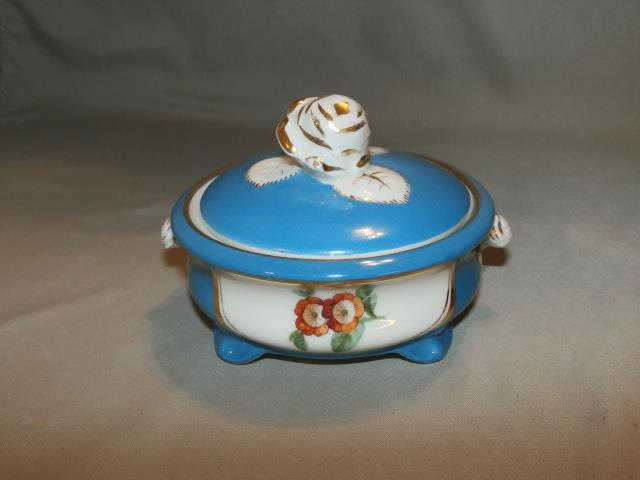 Does anyone recognize this German porcelain mark on this covered box ... Does anyone recognize this German porcelain mark on this covered box ...