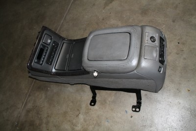 01-02 YUKON DENALI CENTER CONSOLE GREY w/ cup holder trip com | eBay