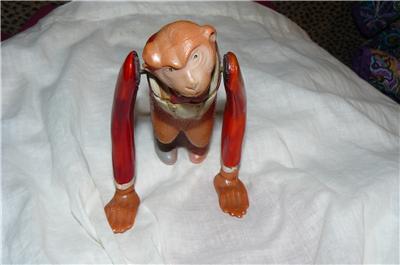 RARE VINTAGE CELLULOID KEY WIND MONKEY BELLHOP TOY & KEY | eBay