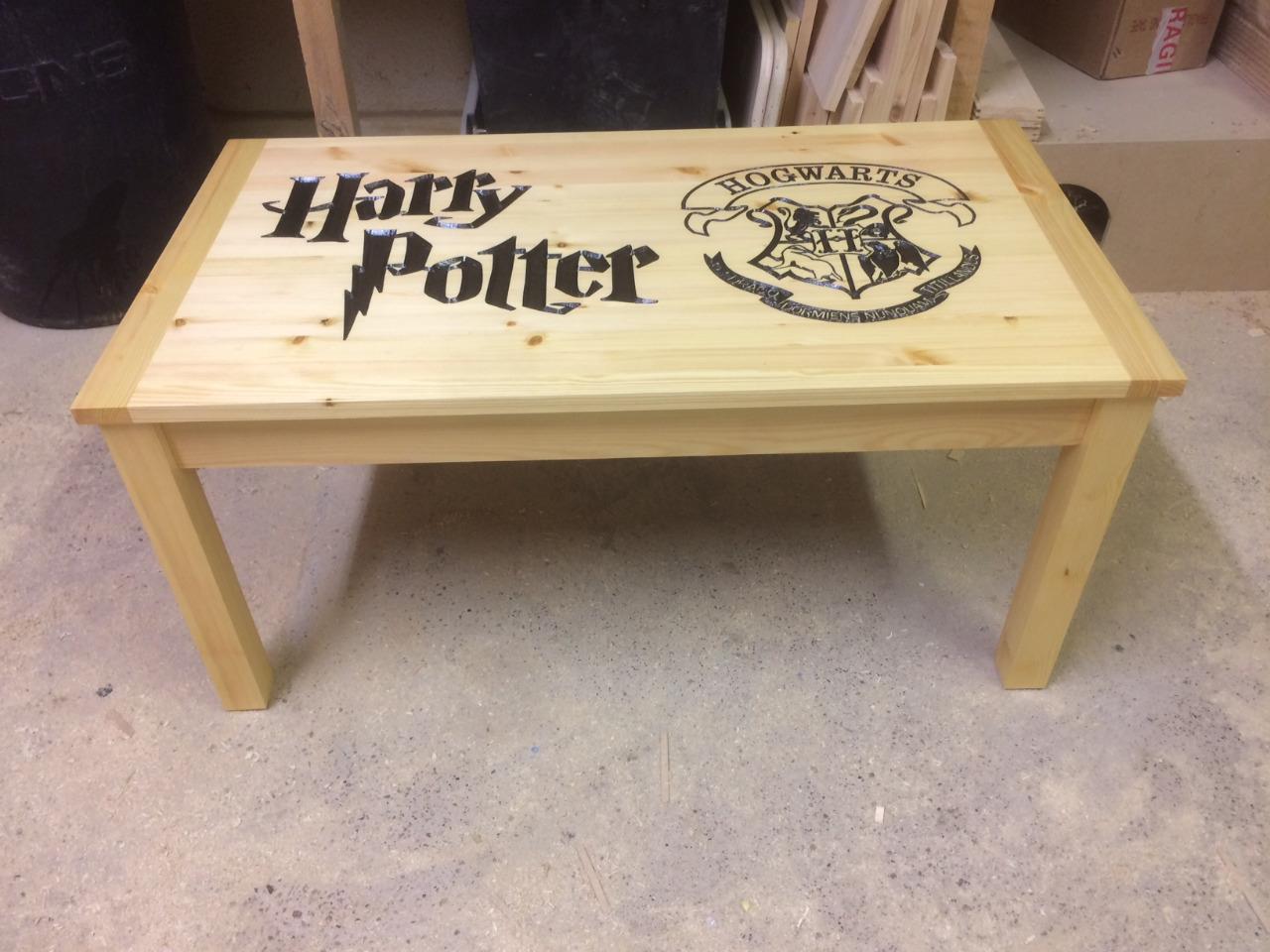 BESPOKE CARVED HARRY POTTER COFFEE TABLE MAN CAVE LADY CAVE GAMES ROOM