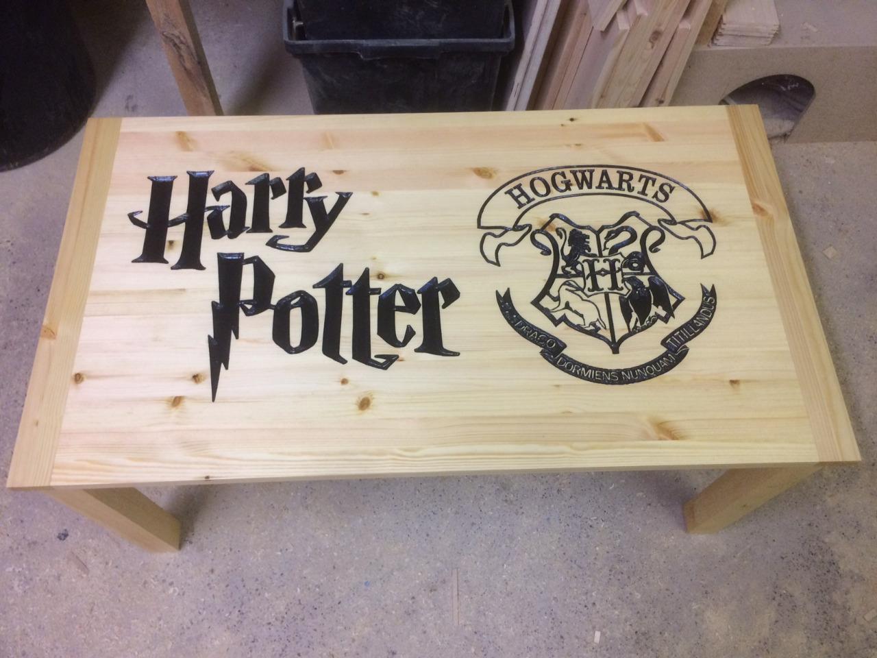 BESPOKE CARVED HARRY POTTER COFFEE TABLE MAN CAVE LADY CAVE GAMES ROOM