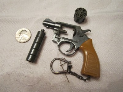 VINTAGE MINIATURE MINI VICTORY DIECAST TOY CAP GUN REVOLVER SIX SHOT | eBay