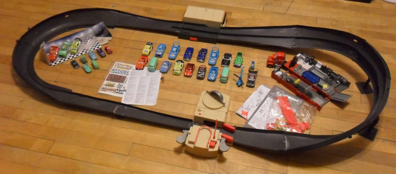 Disney Pixar Cars Dinoco 500 Piston Cup Race Track Set w/ Mack & 22 ...
