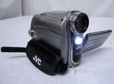 JVC GR-D750U Digital Video Camera Camcorder, Mini DV Cassette