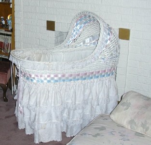 VINTAGE WICKER BASSINET W/LACE, RIBBON & DUST RUFFLE
