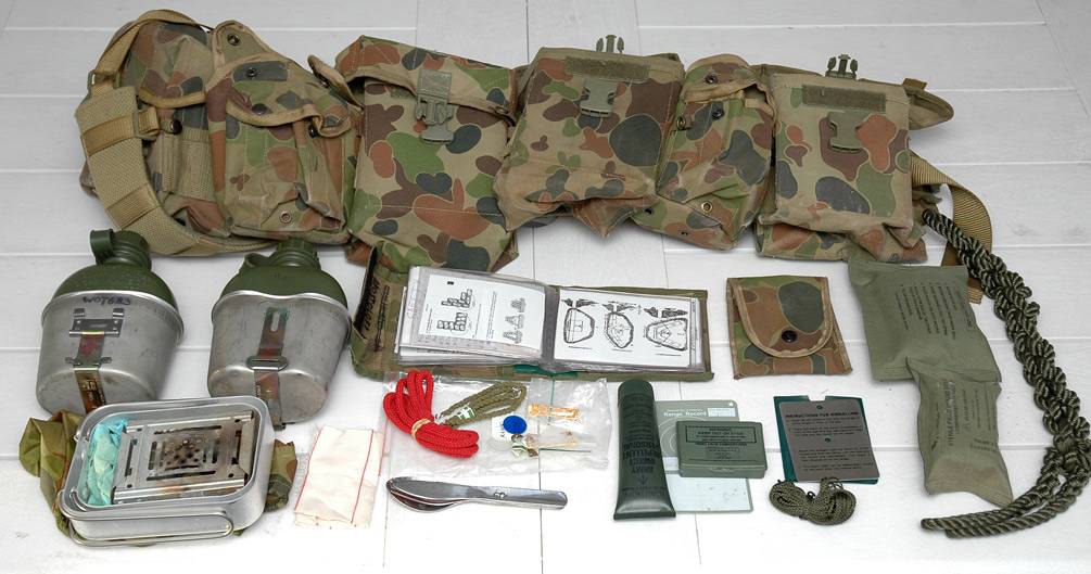 Australian Auscam DPCU Army Utility Webbing Belt Pockets Contents ...