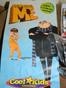 DESPICABLE ME Movie Carls Jr Happy Meal TOYS Conga MINIONS Game Shooter ...