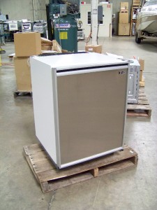 SUB-ZERO 24" STAINLESS STEEL UNDERCOUNTER REFRIGERATOR/FREEZER ICE ...